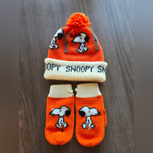 Snoopy | Other | Vintage Snoopy Peanuts 958 Orange Cream Beanie Mittens ...